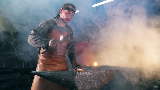 Forgeman Bilder – Durchsuchen 290 Archivfotos, Vektorgrafiken und ...