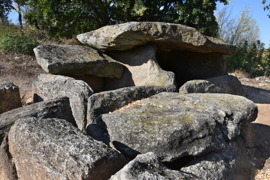 Megalith bilder – Bläddra bland 28,424 stockfoton, vektorer och videor ...