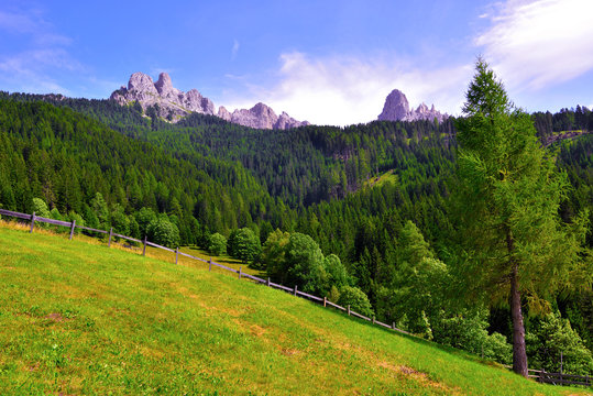 รูปภาพDolomitic – เลือกดูภาพถ่ายสต็อก เวกเตอร์ และวิดีโอ3,996 | Adobe Stock