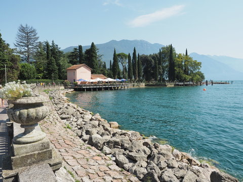 Wassertrum Bilder – Durchsuchen 200 Archivfotos, Vektorgrafiken und ...