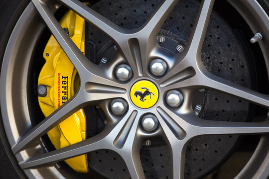 Obrázky Ferrari – procházejte fotografie, vektory a videa 12,805 ...