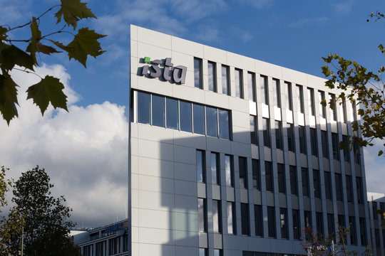 Ista bilder – Bläddra bland 264 stockfoton, vektorer och videor | Adobe ...