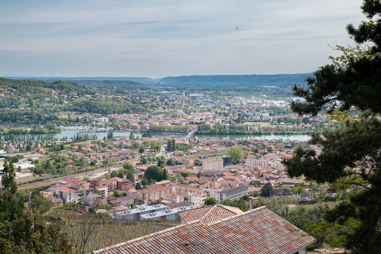 「Condrieu」の画像 - 372 件の Stock 写真、ベクターおよびビデオ | Adobe Stock