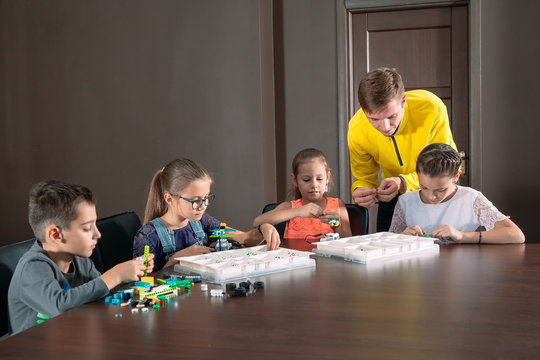 รูปภาพMindstorms – เลือกดูภาพถ่ายสต็อก เวกเตอร์ และวิดีโอ734 | Adobe Stock