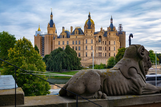 Swerin bilder – Bläddra bland 6,966 stockfoton, vektorer och videor ...