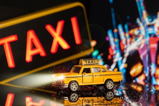 รูปภาพAutoveicolo – เลือกดูภาพถ่ายสต็อก เวกเตอร์ และวิดีโอ137 | Adobe Stock