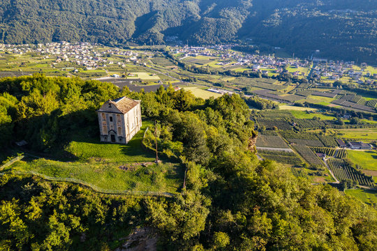 รูปภาพTresivio – เลือกดูภาพถ่ายสต็อก เวกเตอร์ และวิดีโอ124 | Adobe Stock