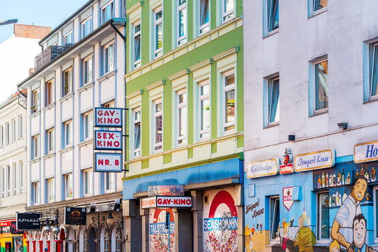 Reeperbahn Bilder – Durchsuchen 2,127 Archivfotos, Vektorgrafiken und ...