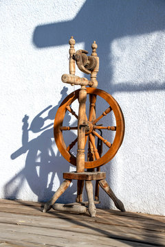 Spinnrad Bilder – Durchsuchen 14,803 Archivfotos, Vektorgrafiken und ...