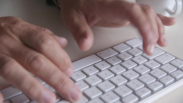 Tecleando Képek – Böngésszen 119 stockfotókat, vektorokat és videókat ...