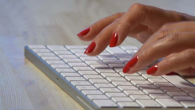 "Red Nails" Bilder – Durchsuchen 6,721 Archivfotos, Vektorgrafiken und ...