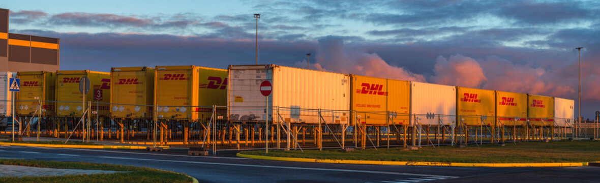 รูปภาพDhl – เลือกดูภาพถ่ายสต็อก เวกเตอร์ และวิดีโอ3,677 | Adobe Stock