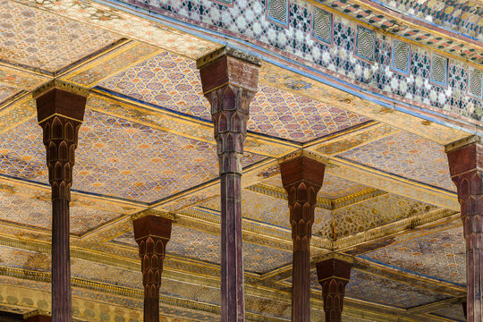 Sutun photos, royalty-free images, graphics, vectors & videos | Adobe Stock