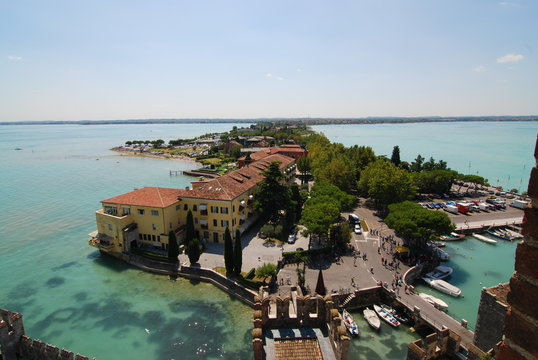 Ionengitter Bilder – Durchsuchen 158 Archivfotos, Vektorgrafiken und ...