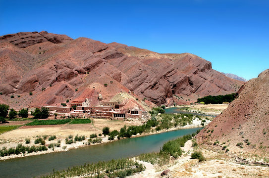 รูปภาพHarirud – เลือกดูภาพถ่ายสต็อก เวกเตอร์ และวิดีโอ35 | Adobe Stock