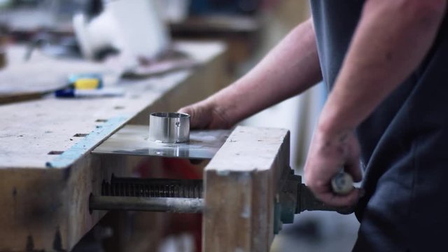 รูปภาพSchraubstock – เลือกดูภาพถ่ายสต็อก เวกเตอร์ และวิดีโอ857 | Adobe ...