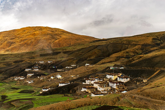 Unmatching Bilder – Durchsuchen 735 Archivfotos, Vektorgrafiken und ...