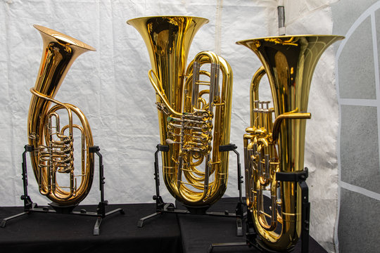 รูปภาพBlasmusikinstrumente – เลือกดูภาพถ่ายสต็อก เวกเตอร์ และวิดีโอ3 ...