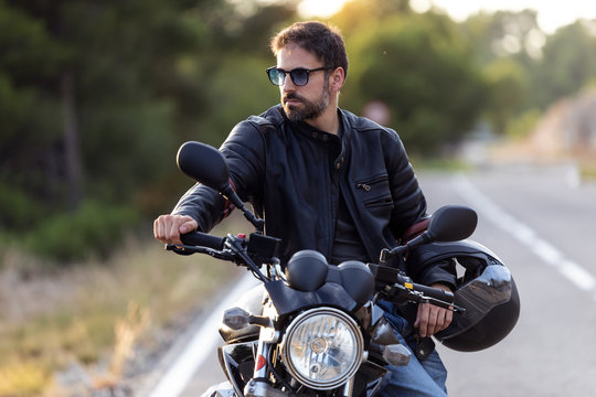 รูปภาพ"Biker – เลือกดูภาพถ่ายสต็อก เวกเตอร์ และวิดีโอ430,535 | Adobe Stock