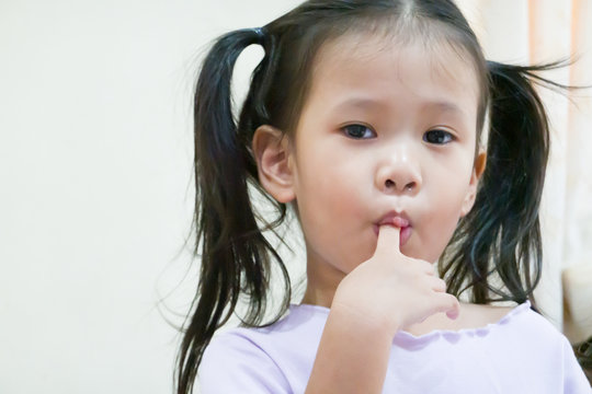 Unconfidence Bilder – Durchsuchen 48 Archivfotos, Vektorgrafiken und ...