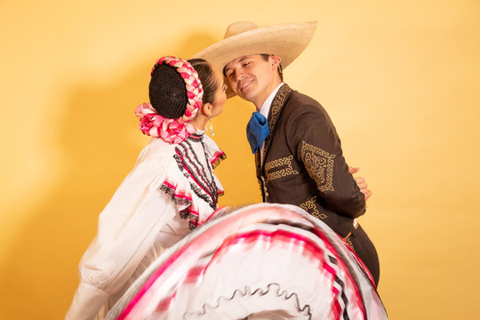 Cowboy Couple Dancing Images – Browse 636 Stock Photos, Vectors, and ...