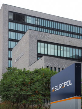 Europol Bilder – Durchsuchen 4,528 Archivfotos, Vektorgrafiken und ...