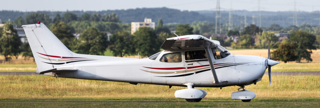 "Small Airplane" Images – Browse 566 Stock Photos, Vectors, and Video ...