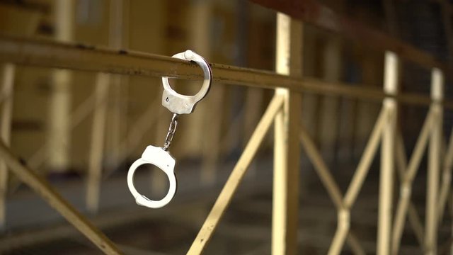 "Police Handcuffs" Images – Parcourir 324 le catalogue de photos ...