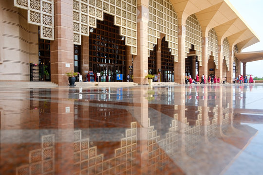 "Masjid Putra" Images – Browse 139 Stock Photos, Vectors, and Video ...