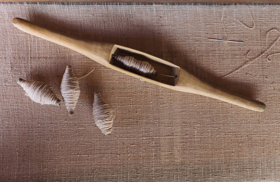 "Weaving Shuttle"-Bilder: Stock-Fotos & -Videos. | Adobe Stock