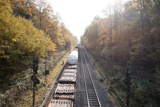 「Bahnschienen」の写真素材 | 1,721件の無料イラスト画像 | Adobe Stock