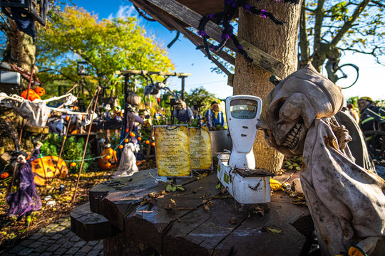 Expiation Images – Browse 419,716 Stock Photos, Vectors, and Video ...