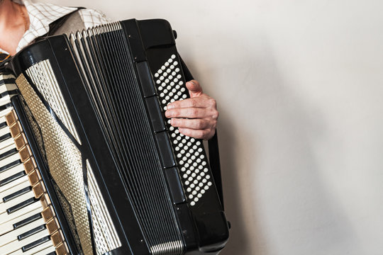 Accordéoniste Images – Parcourir 1,952 le catalogue de photos, vecteurs ...