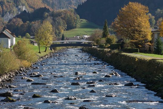 Muotatal Bilder – Durchsuchen 1,820 Archivfotos, Vektorgrafiken und ...