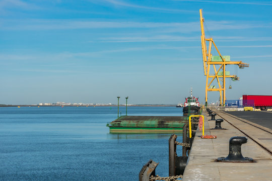 รูปภาพPantalan – เลือกดูภาพถ่ายสต็อก เวกเตอร์ และวิดีโอ165 | Adobe Stock