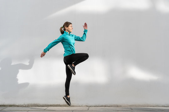 Jump.motion Images – Browse 268,746 Stock Photos, Vectors, and Video ...