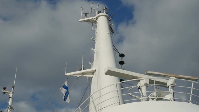 Afbeeldingen over "Ship Mast" – Blader in stockfoto's, vectoren en ...