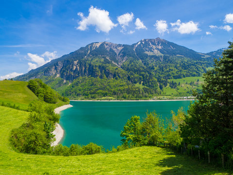 Tief bilder – Bläddra bland 12,673 stockfoton, vektorer och videor ...