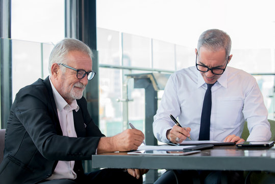 รูปภาพUndersign – เลือกดูภาพถ่ายสต็อก เวกเตอร์ และวิดีโอ603 | Adobe Stock