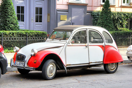47 BEST 2Cv6 IMAGES, STOCK PHOTOS & VECTORS | Adobe Stock