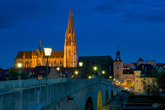 รูปภาพRegensburger – เลือกดูภาพถ่ายสต็อก เวกเตอร์ และวิดีโอ824 | Adobe ...