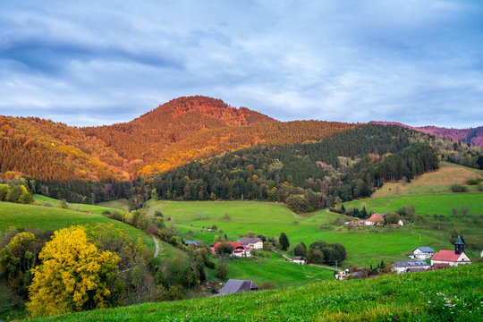 รูปภาพElzach – เลือกดูภาพถ่ายสต็อก เวกเตอร์ และวิดีโอ356 | Adobe Stock