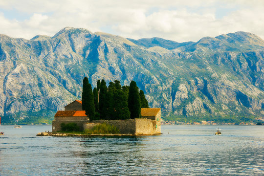 รูปภาพGospa – เลือกดูภาพถ่ายสต็อก เวกเตอร์ และวิดีโอ1,706 | Adobe Stock