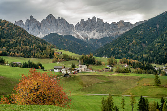 Villnoess Bilder – Durchsuchen 4,208 Archivfotos, Vektorgrafiken und ...
