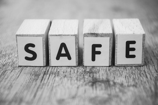 Imágenes de Safe: descubre bancos de fotos, ilustraciones, vectores y ...