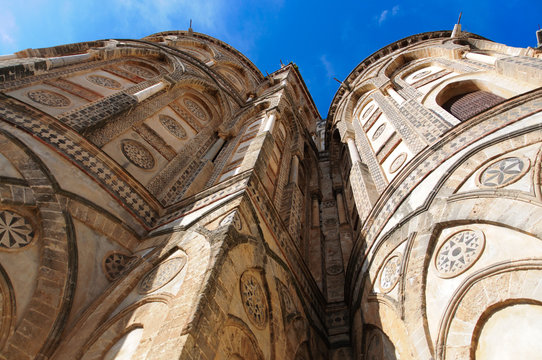 Absides-Bilder: Stock-Fotos & -Videos. | Adobe Stock