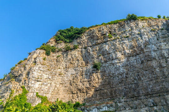 "Overhanging Rock" Images – Browse 113 Stock Photos, Vectors, and Video ...