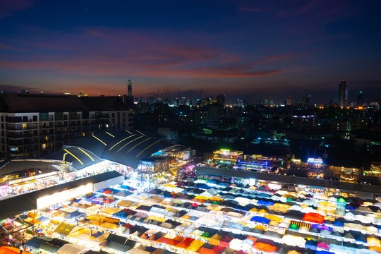 รูปภาพRatchada – เลือกดูภาพถ่ายสต็อก เวกเตอร์ และวิดีโอ1,208 | Adobe Stock