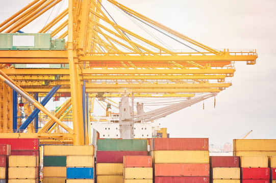 Containerkran bilder – Bläddra bland 4,024 stockfoton, vektorer och videor | Adobe Stock