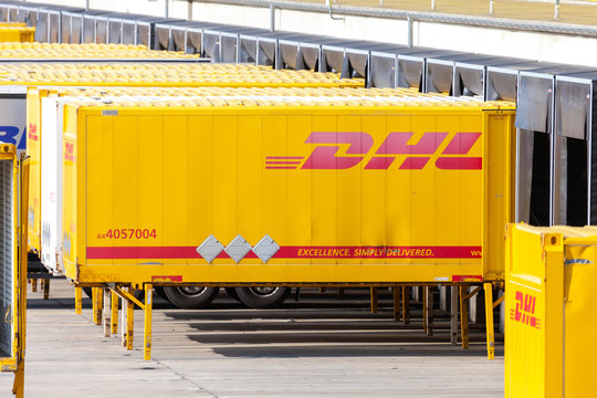 Dhl bilder – Bläddra bland 1,914 stockfoton, vektorer och videor ...
